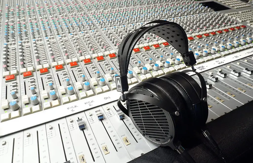 How To Use Aux Cable On Computer: Get The Most Out Of Your Music